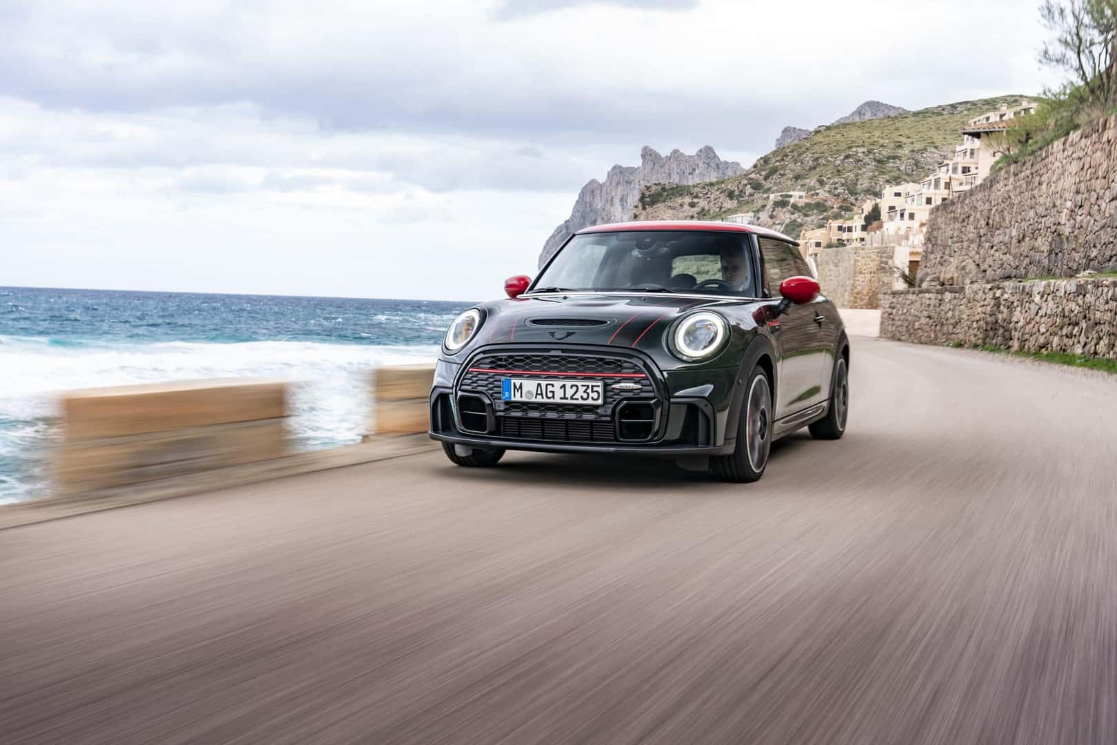 MINI John Cooper Works Facelift Gets New Equipment, Same Power ...