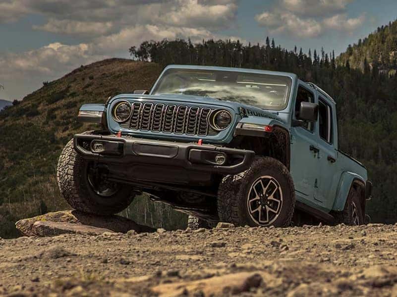 2026 Jeep Gladiator vs Toyota Tacoma: Midsize Faceoff