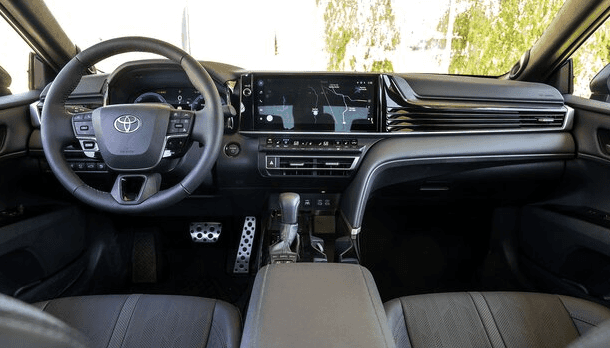 Discover the All-New 2025 Toyota Camry SE at Metro Toyota