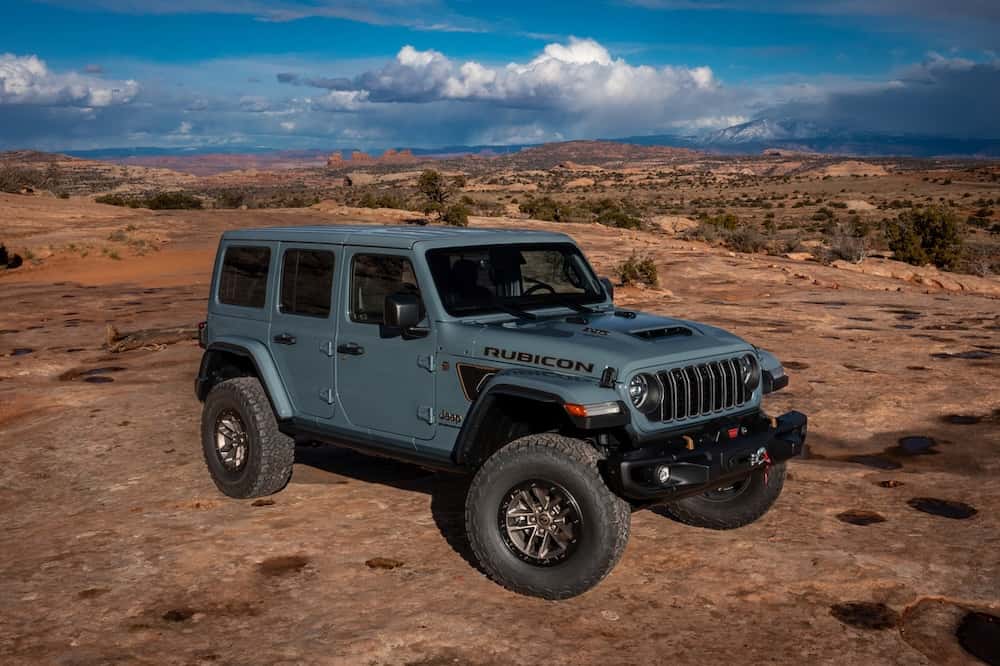Jeep Wrangler vs Jeep Grand Cherokee | Compare Jeep SUVs | Whitten ...